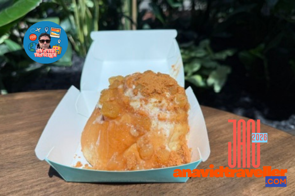 Cinnabon Apple Crumble Bon - An Avid Traveller